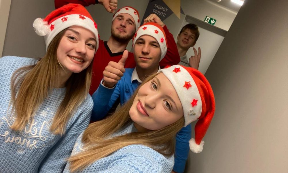 (VIDEO) PROJEKT EBTŠ Božićni bend 2021 – LJUBAV & SLOGA Ekonomsko ...