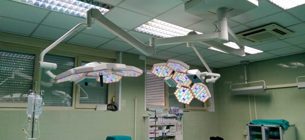OB ZADAR Dentalna poliklinika dr. Gikić donirala operacijsku lampu ...