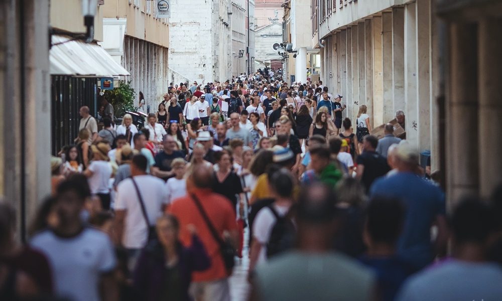 “Počinje temperaturom i promjenama oko usta”: Sve o virusima koji ...