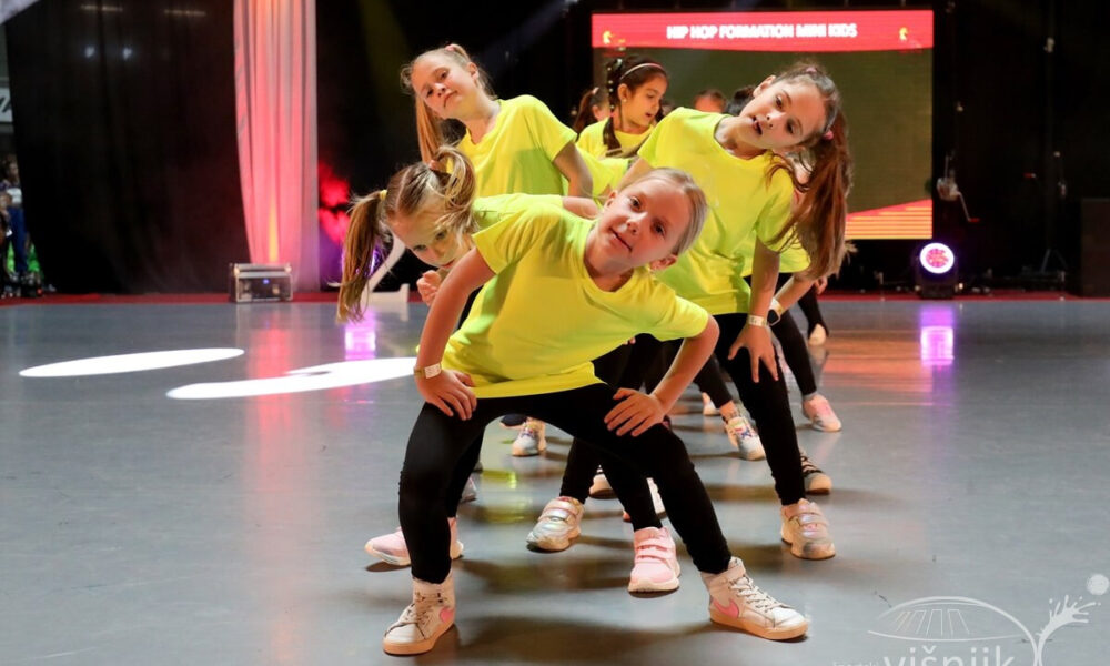 FOTO / Na Višnjiku održan Sportski dan za djecu i mlade, te festival ...