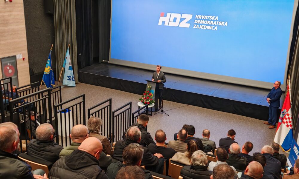 FOTO / Obilježena 35. obljetnica osnivačkog skupa HDZ-a u Benkovcu – Z NET