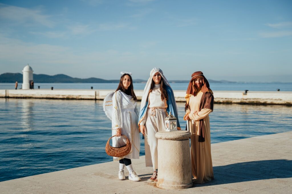 SUBOTA NA ADVENTU: Sv. Lucija, božićni sajam, zbor Bersić i klapa ...